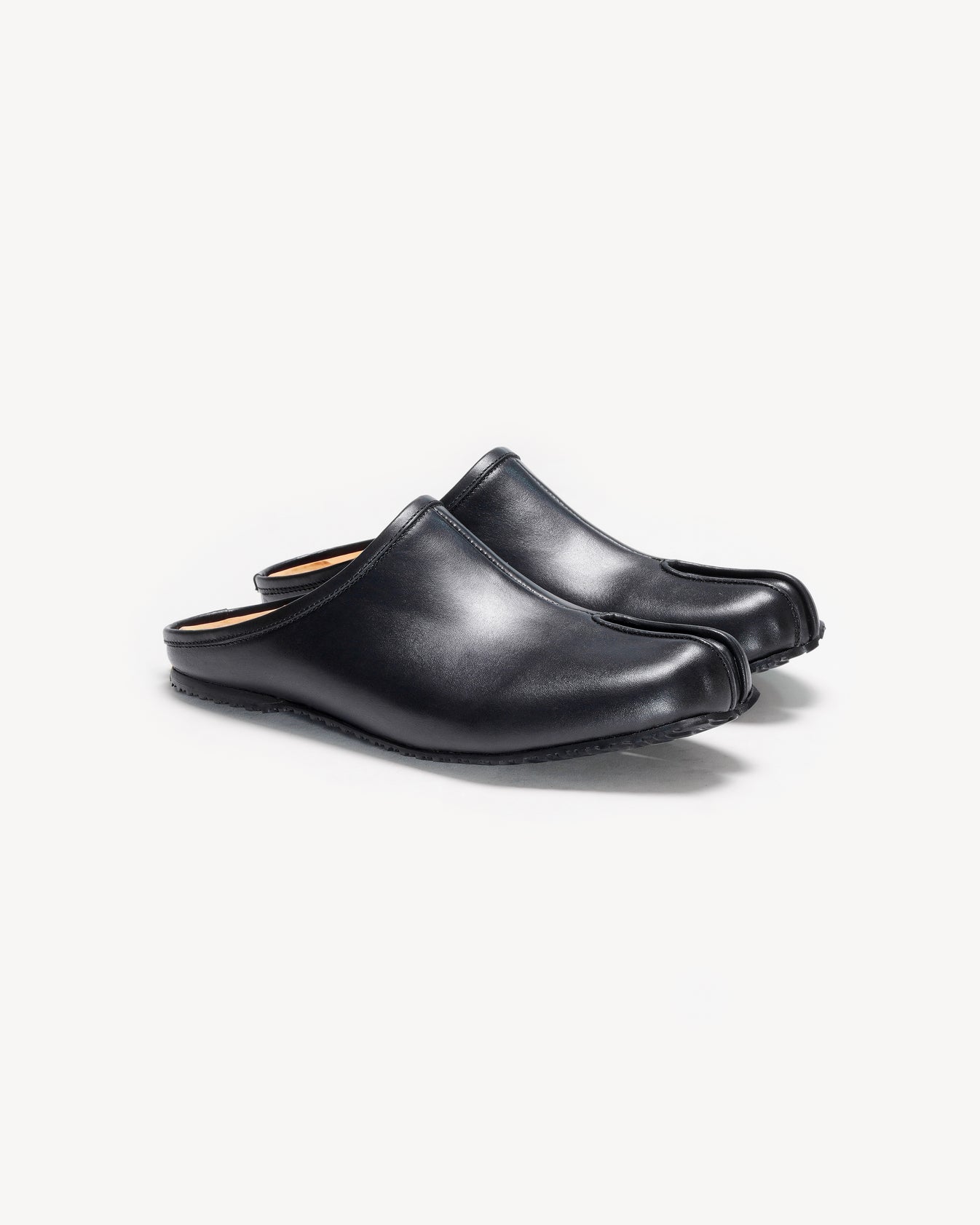 Elvis - Tabi Flat Mules in Black – Thy Roots