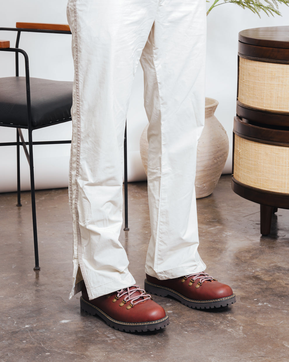 Ramon in Chestnut – Thy Roots